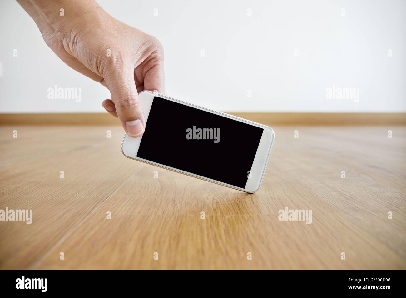 Mobile phone lost floor hi-res stock photography and images - Alamy