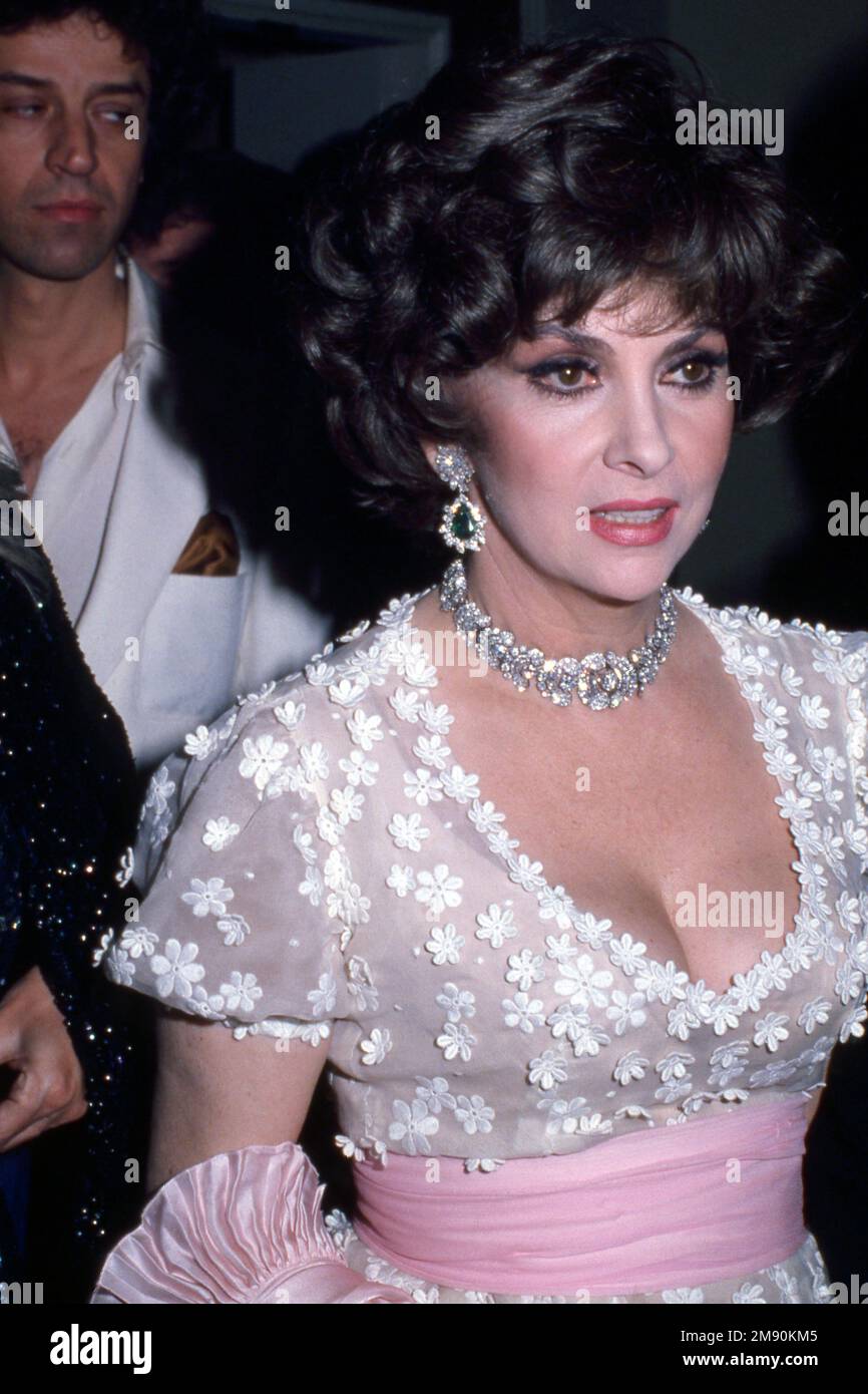 **FILE PHOTO** Gina Lollobrigida Has Passed Away at 95. Gina ...