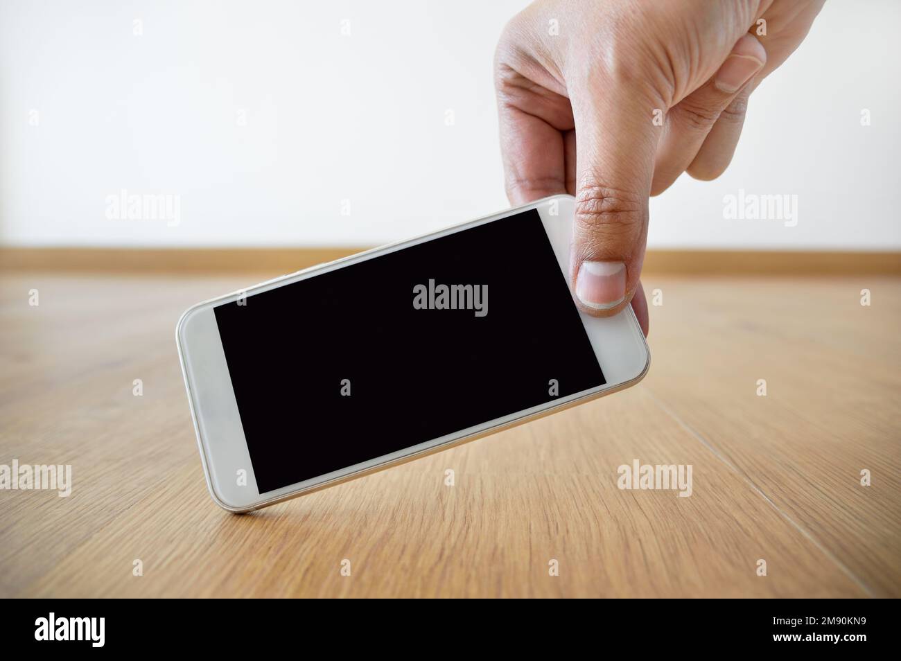 Mobile phone lost floor hi-res stock photography and images - Alamy