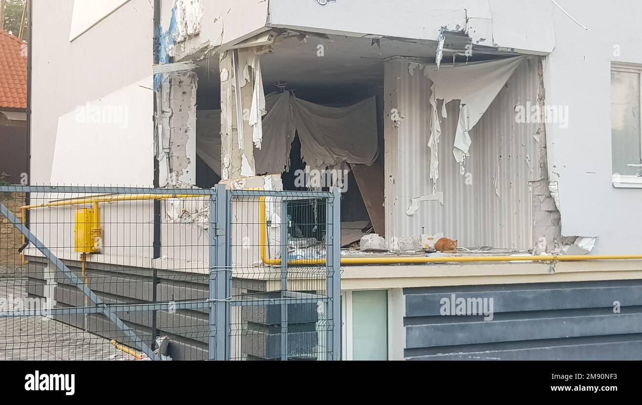 Ukraine war damage building hi-res stock photography and images - Alamy
