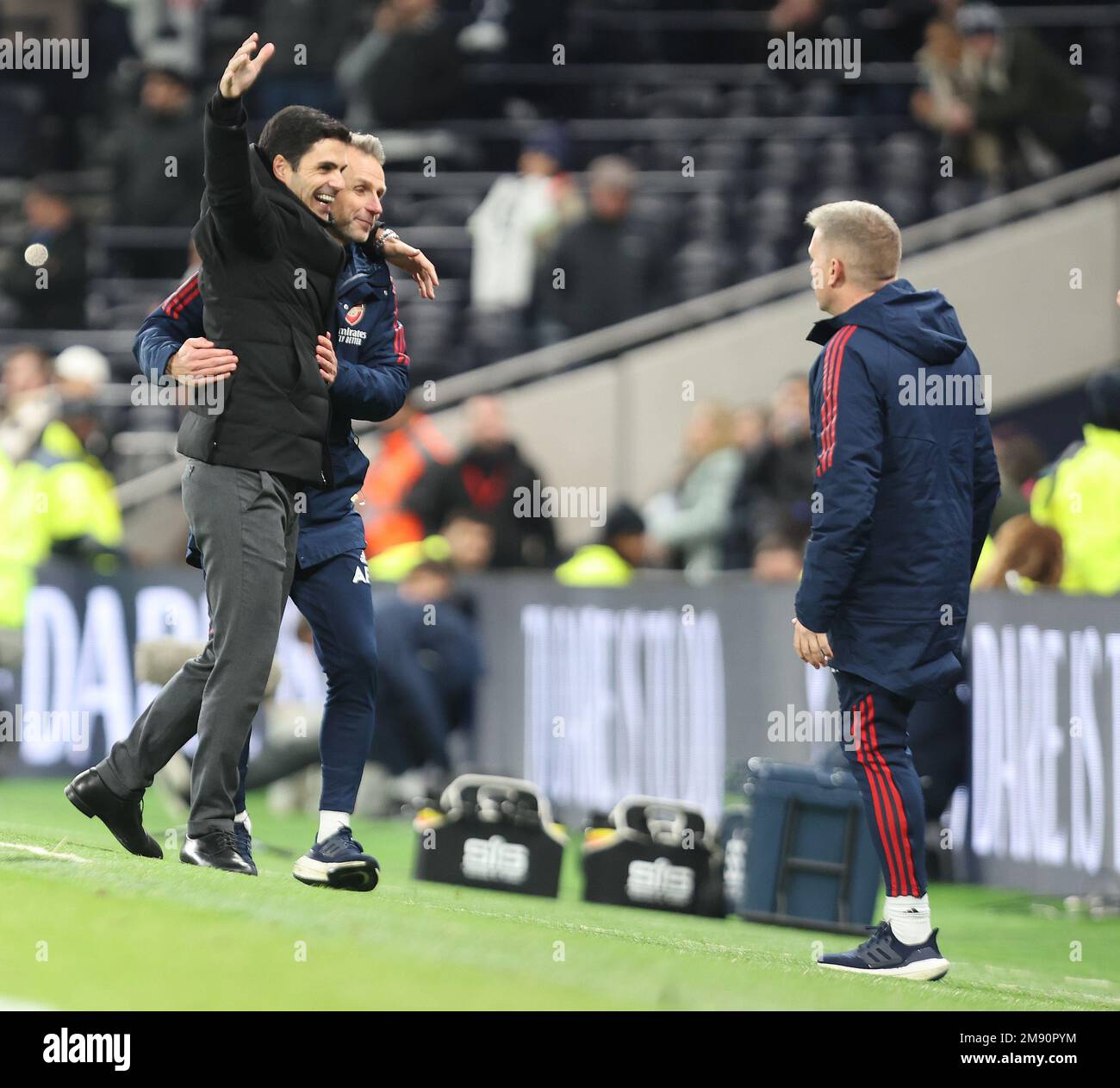 Mikel Arteta manager of Arsenal celebrates his win with Albert ...