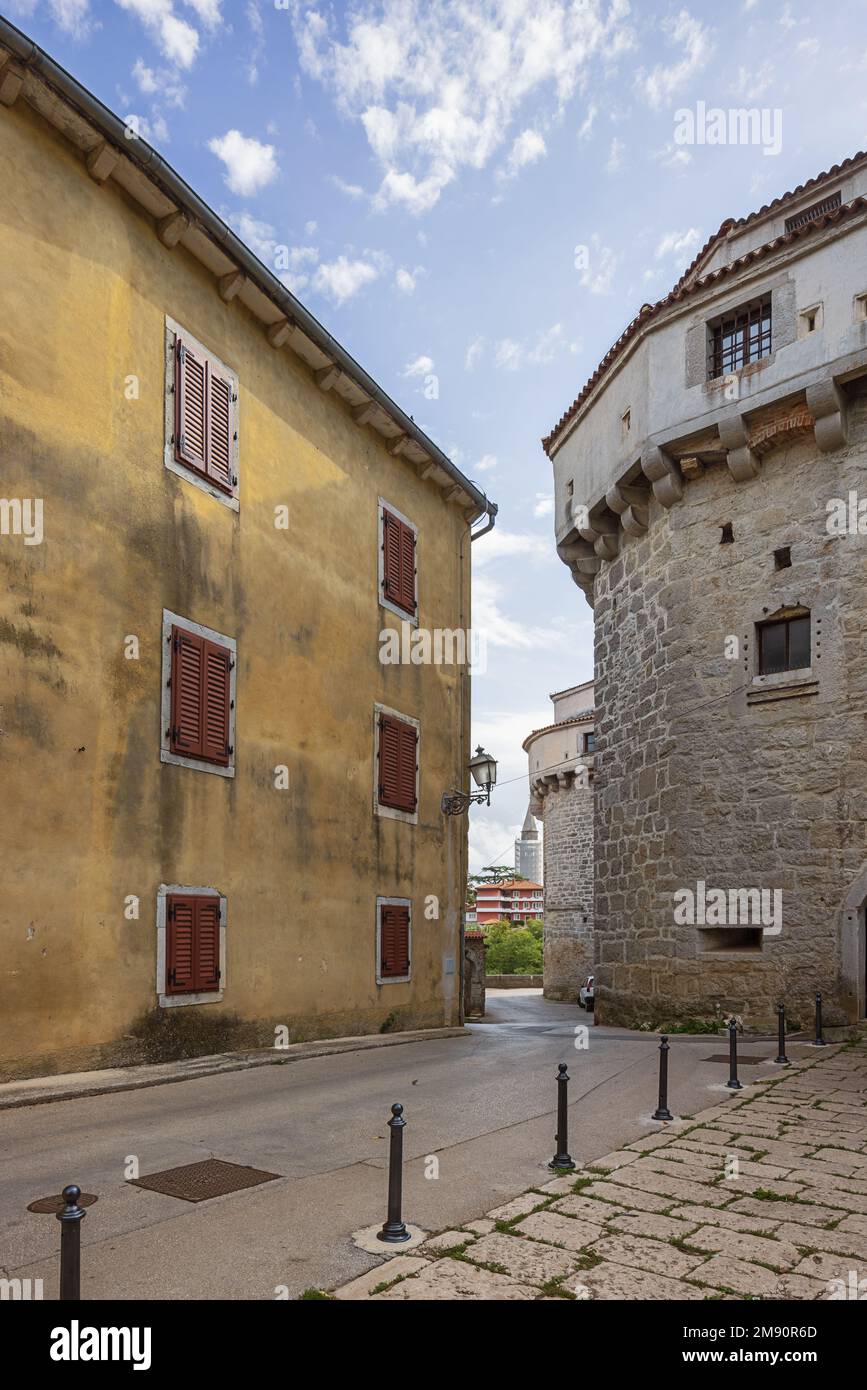 Narrow streets around the Pazin Castle next to the Pazin gorge Stock ...