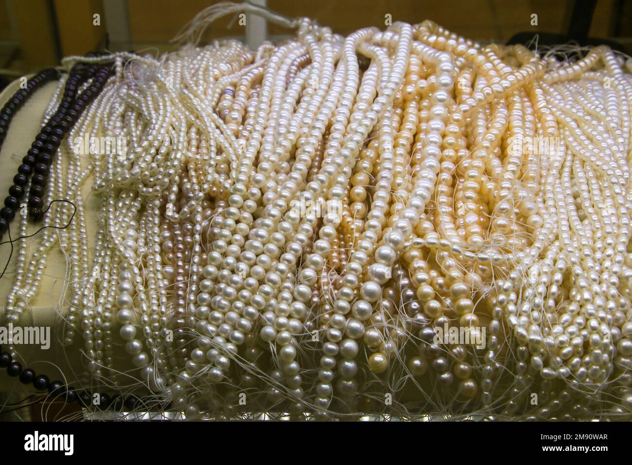 Pearl necklaces for sale in Dubai City, UAE Stock Photo - Alamy