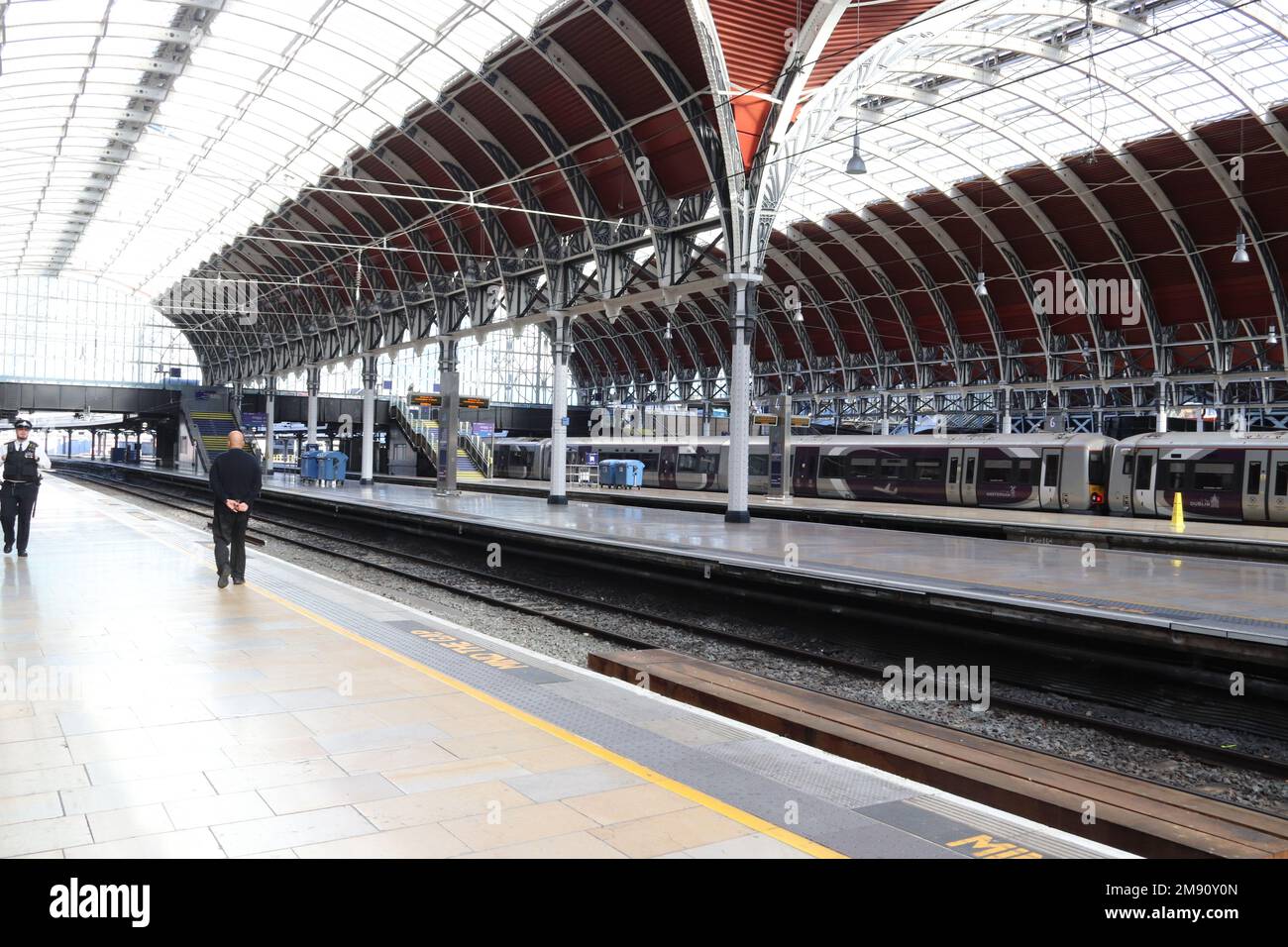 Padding station hi-res stock photography and images - Alamy