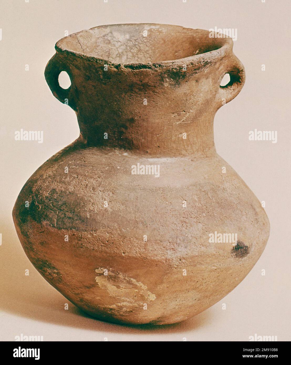 Vaso neolítico hi-res stock photography and images - Alamy