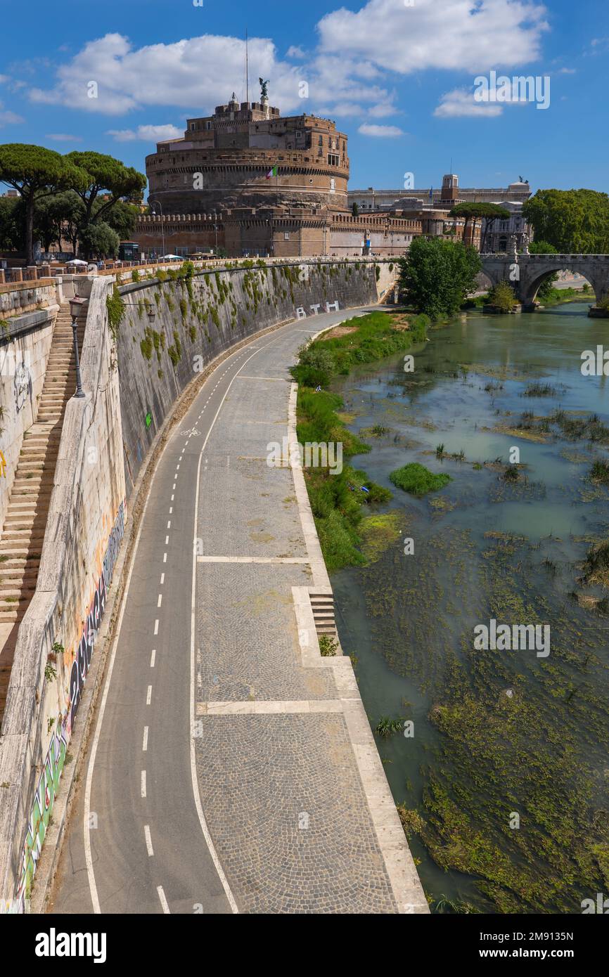 Italy, city of Rome, riverside promenade with bicycle path along Tiber ...