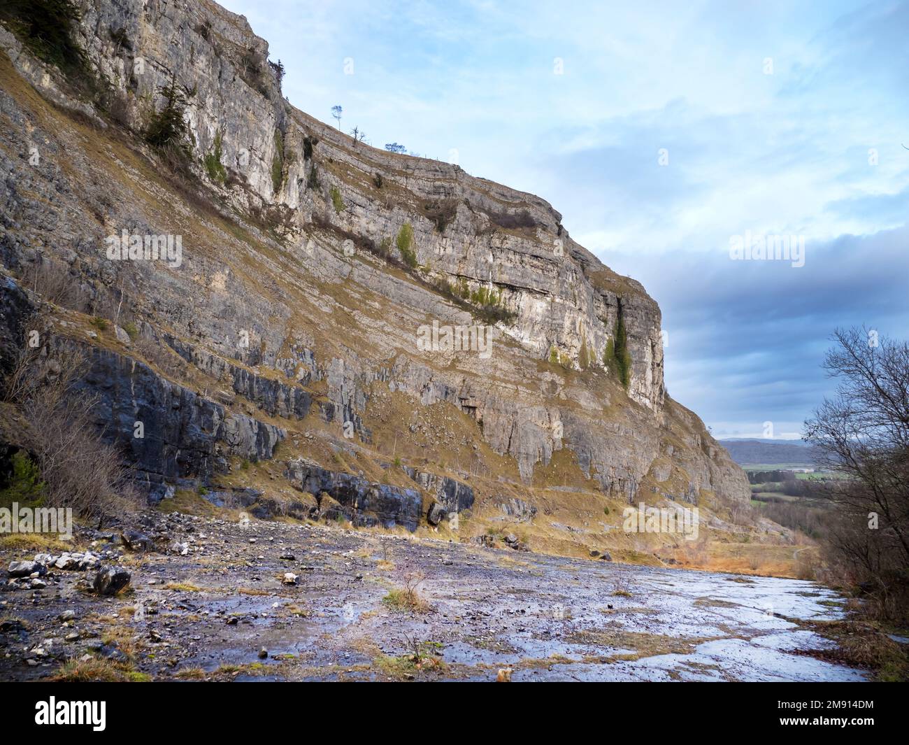 Whitbarrow scar hi-res stock photography and images - Alamy