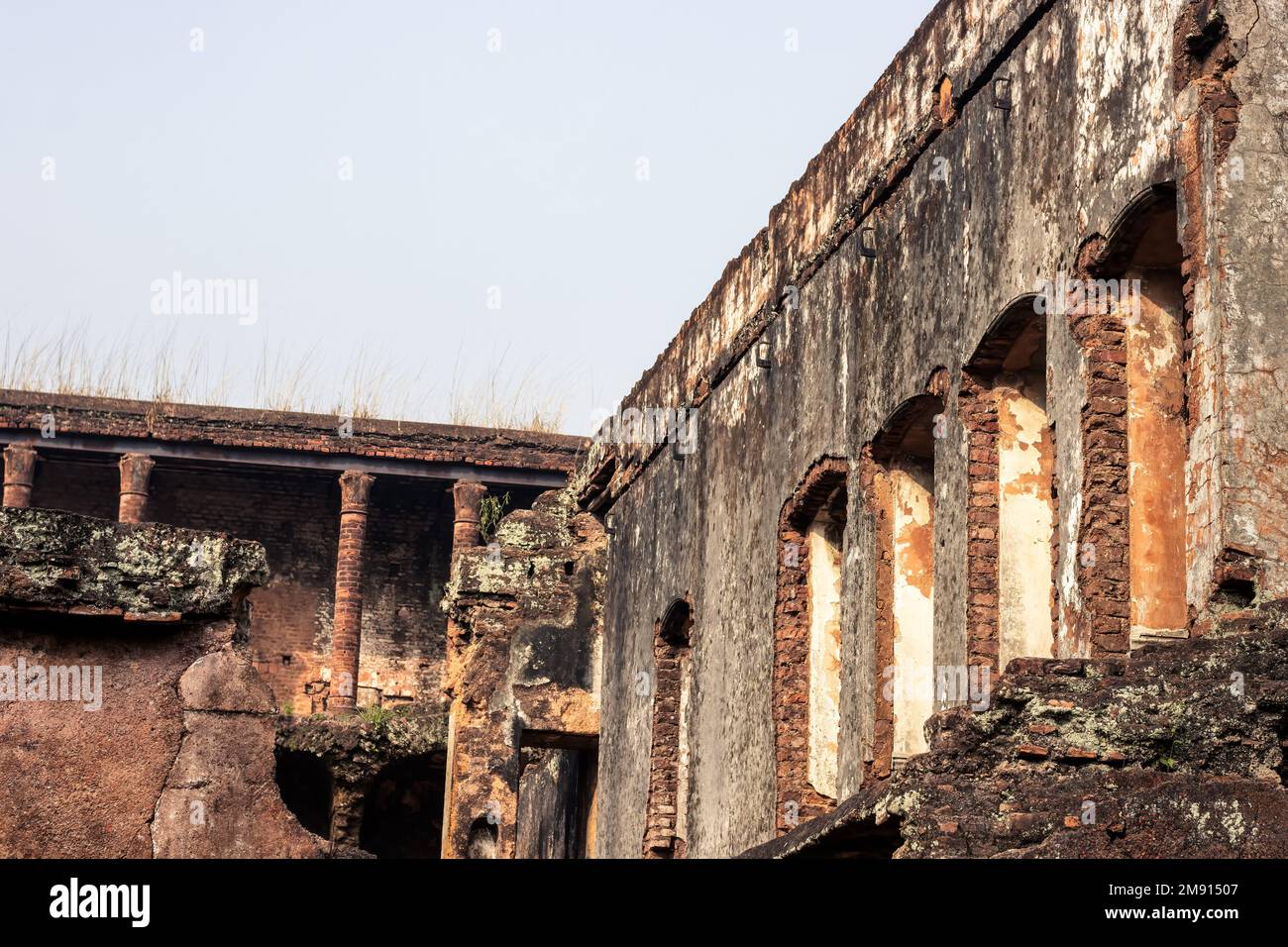 Brick structural ancient abandoned building Stock Photo - Alamy