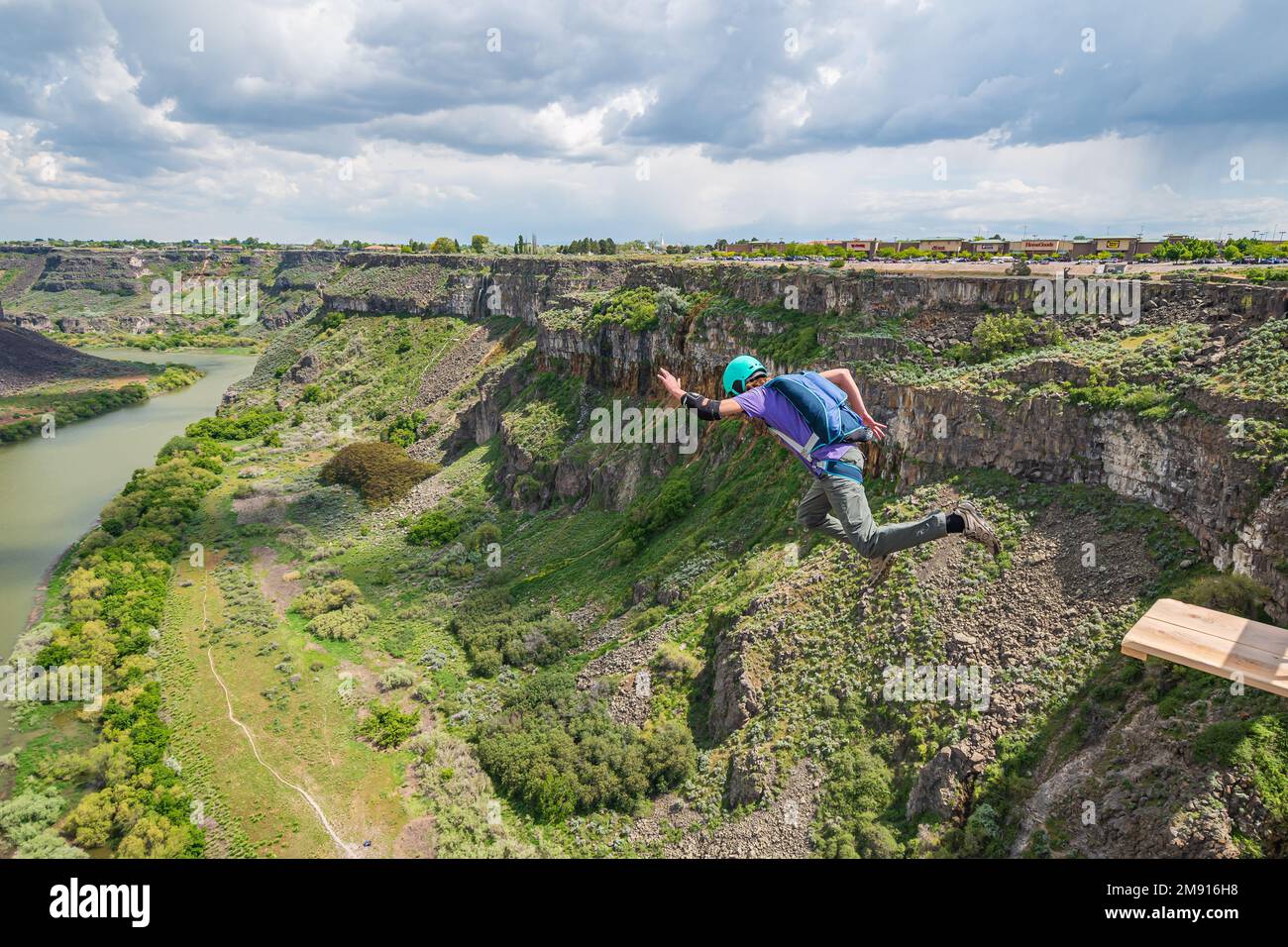BASE jumper leaps from the Perrine Bridge in Twin Falls Idaho Stock ...