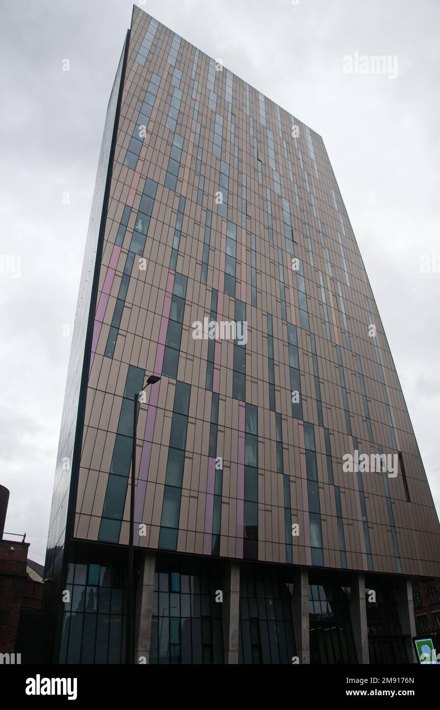 Around the UK - Axis Tower, Deansgate Locks, Manchester City Centre ...