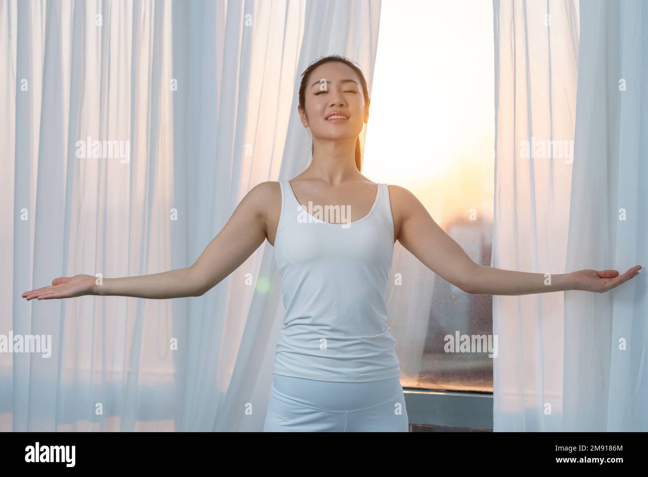 Man standing open arms exercise hi-res stock photography and images - Alamy