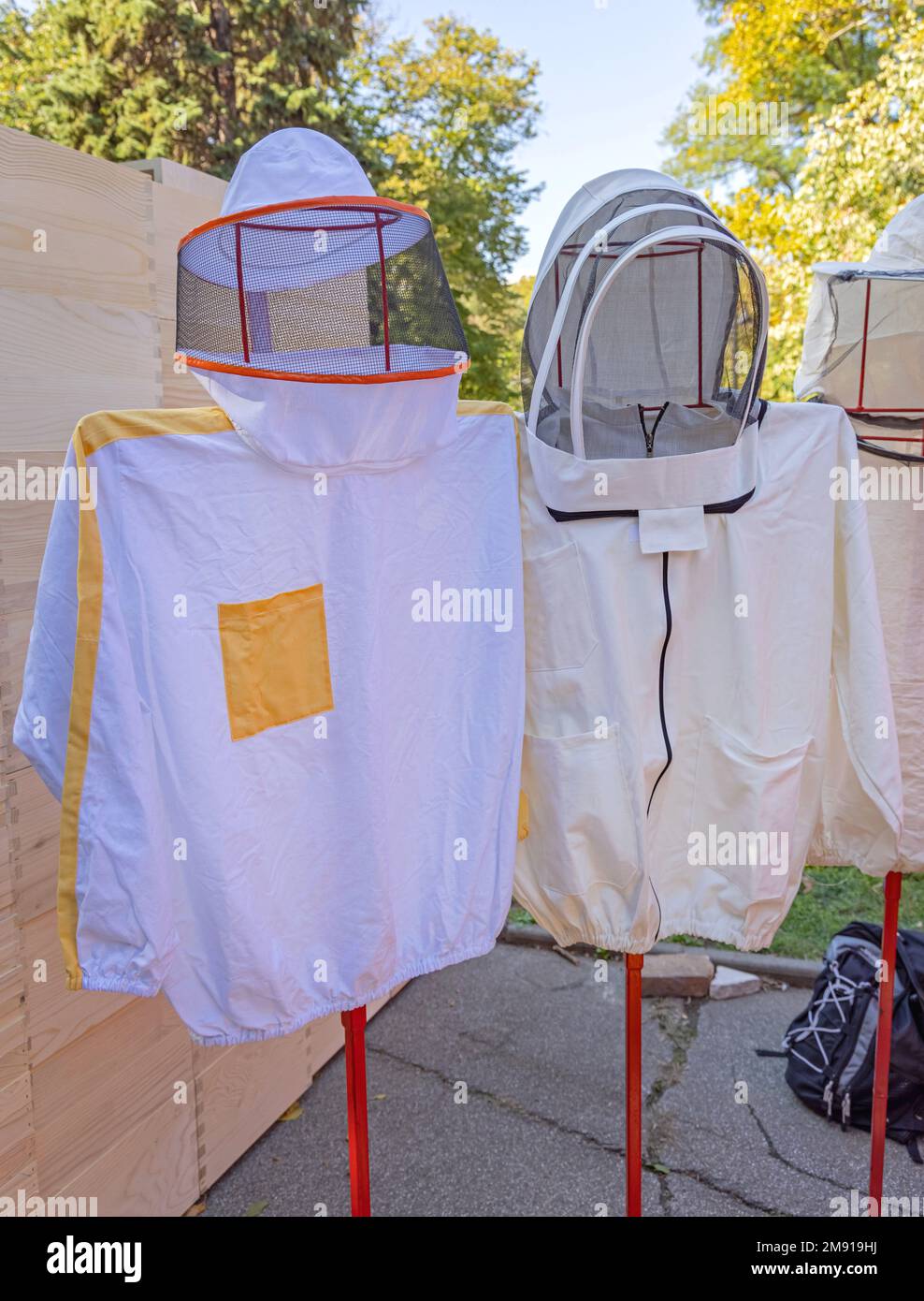 Two New Bee Veil Suits With Fencing Hats Beekeeping Protective Gear ...