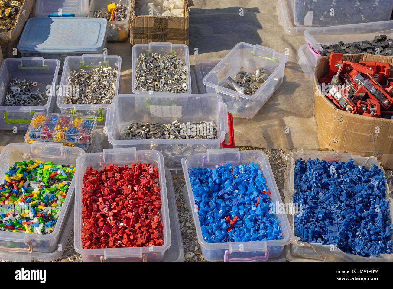 Electrical connectors hi-res stock photography and images - Alamy