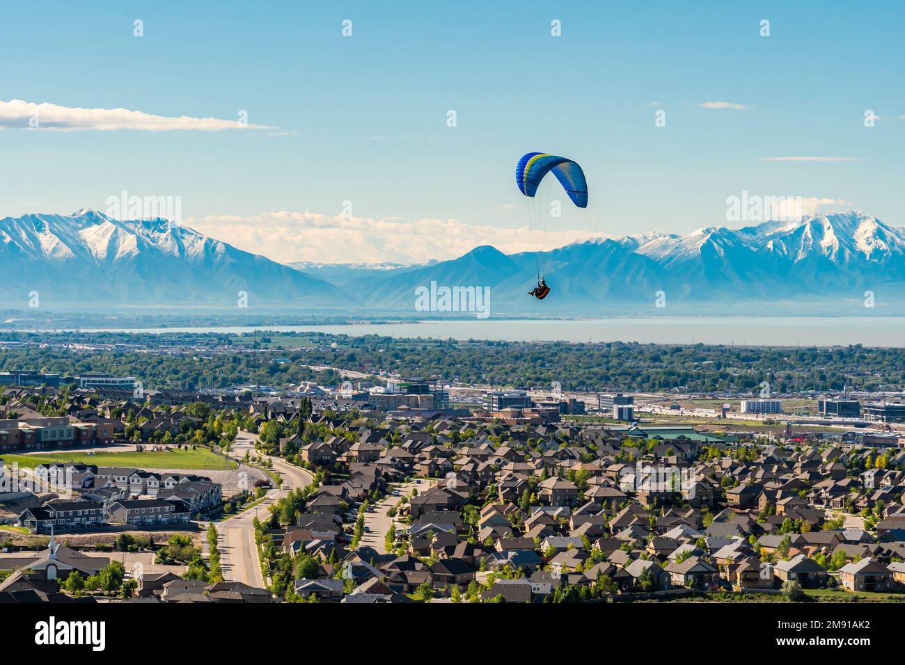 Paragliders ridge soaring at Point of the Mountain Flight Park in Utah ...