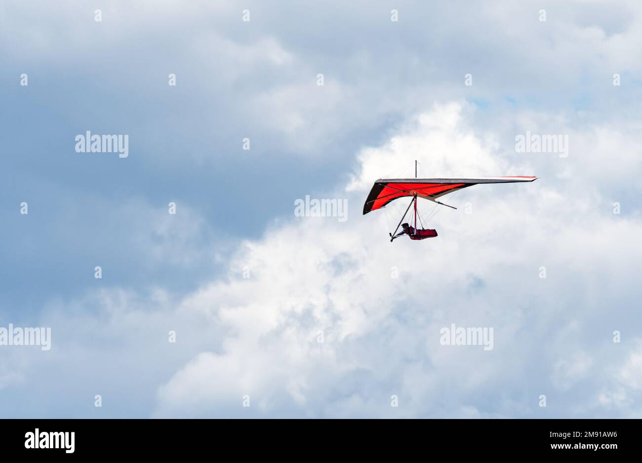 Hang gliders ridge soaring at Point of the Mountain Flight Park in Utah ...