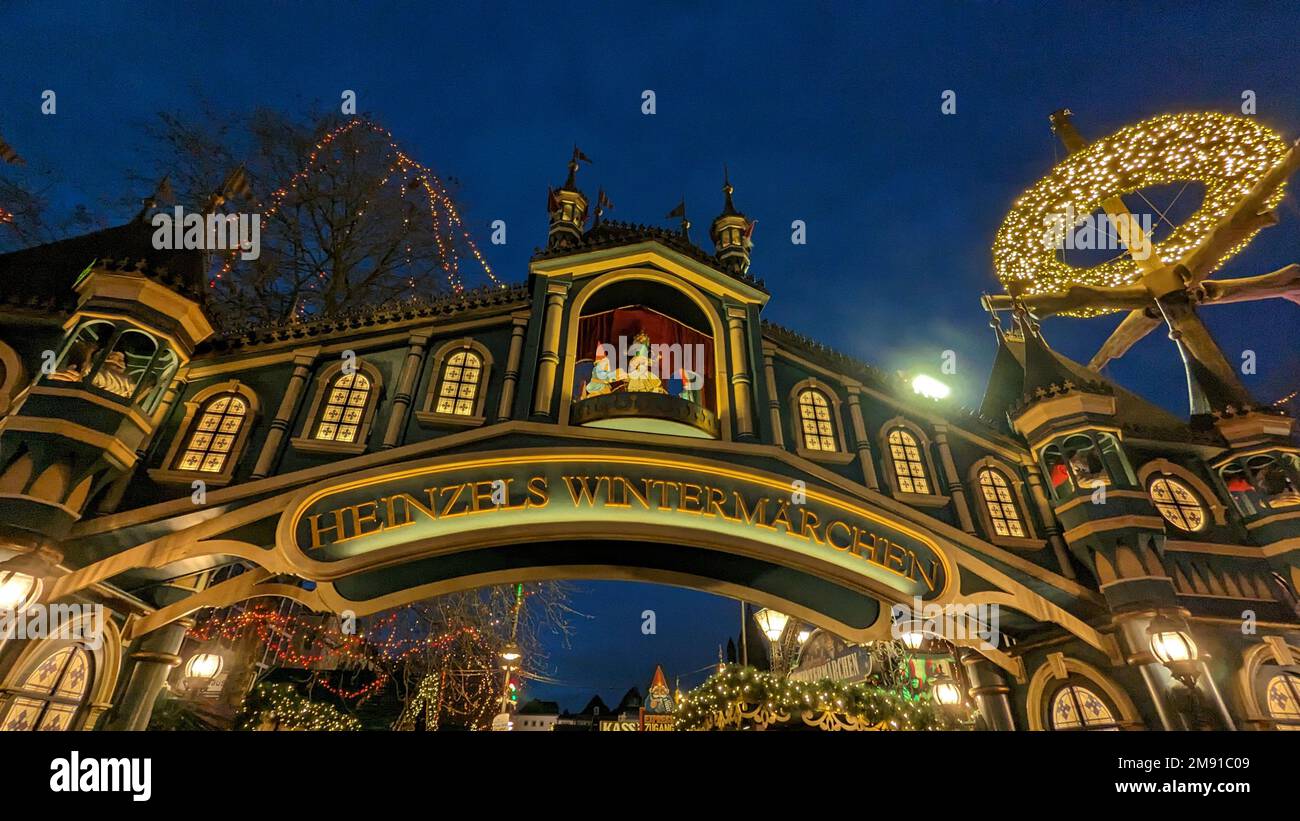 Cologne Christmas market Stock Photo - Alamy