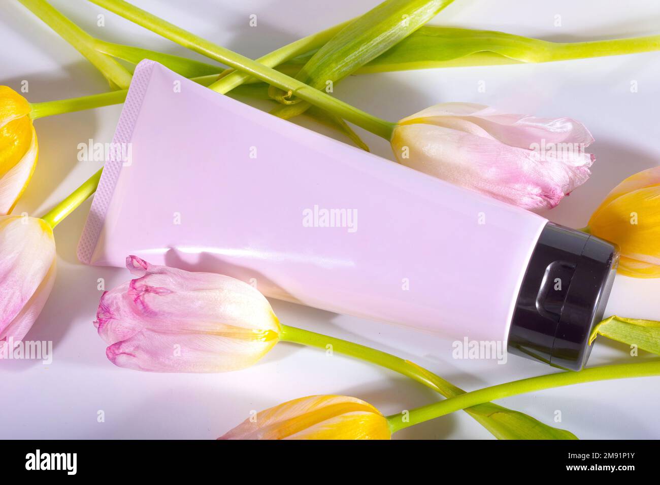 Pink tube cream gel hi-res stock photography and images - Alamy
