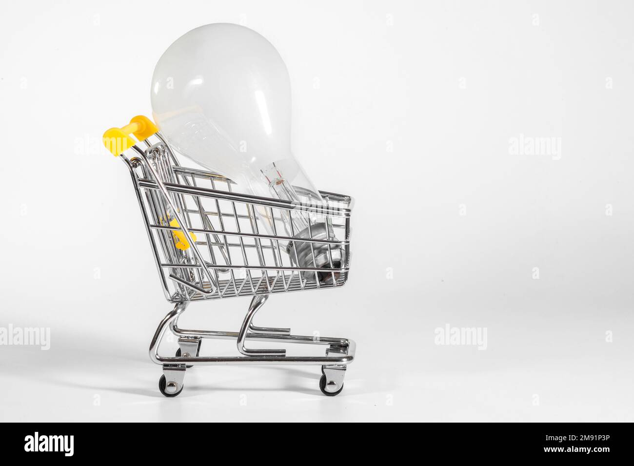 Electric shopping cart hi-res stock photography and images - Alamy