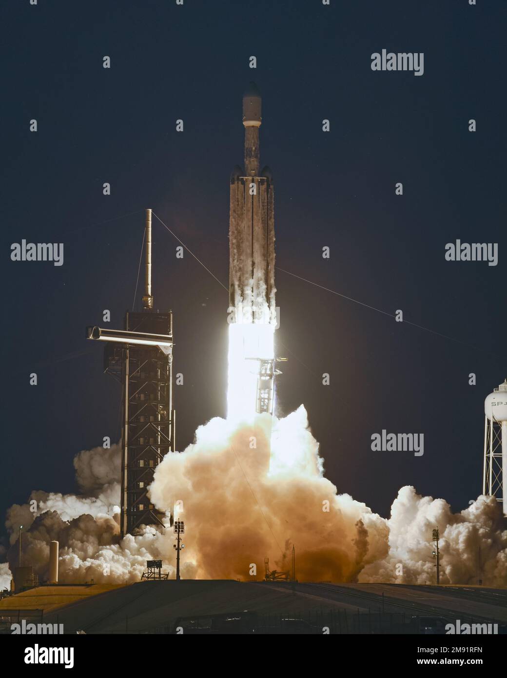 A SpaceX Falcon Heavy launches at 5:56 PM from Complex 39A at the ...