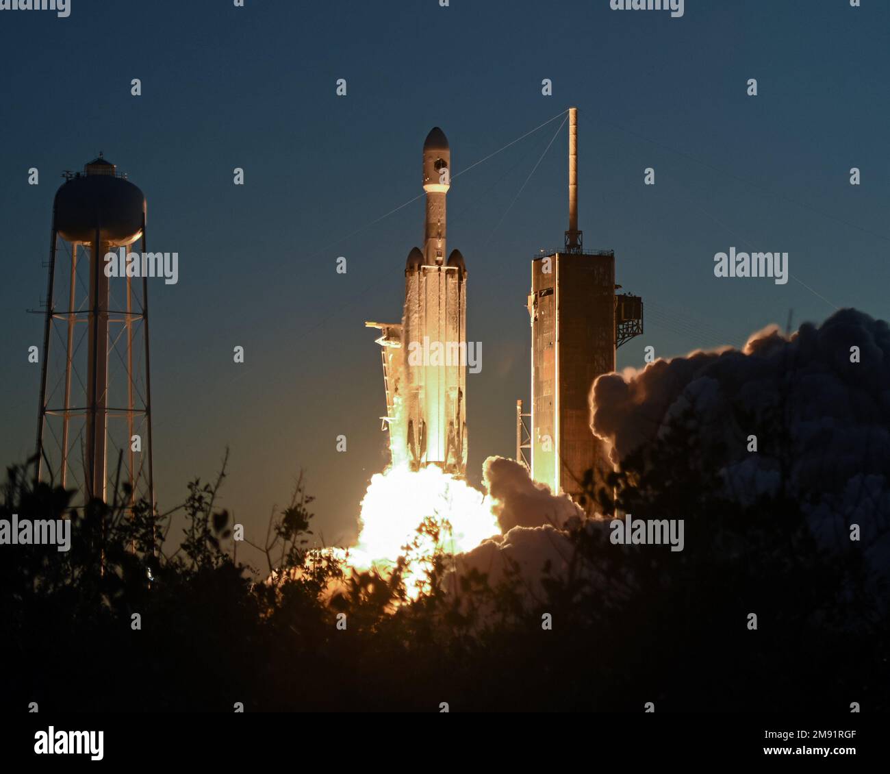 Kennedy Space Center, United States. 15th Jan, 2023. A SpaceX Falcon ...