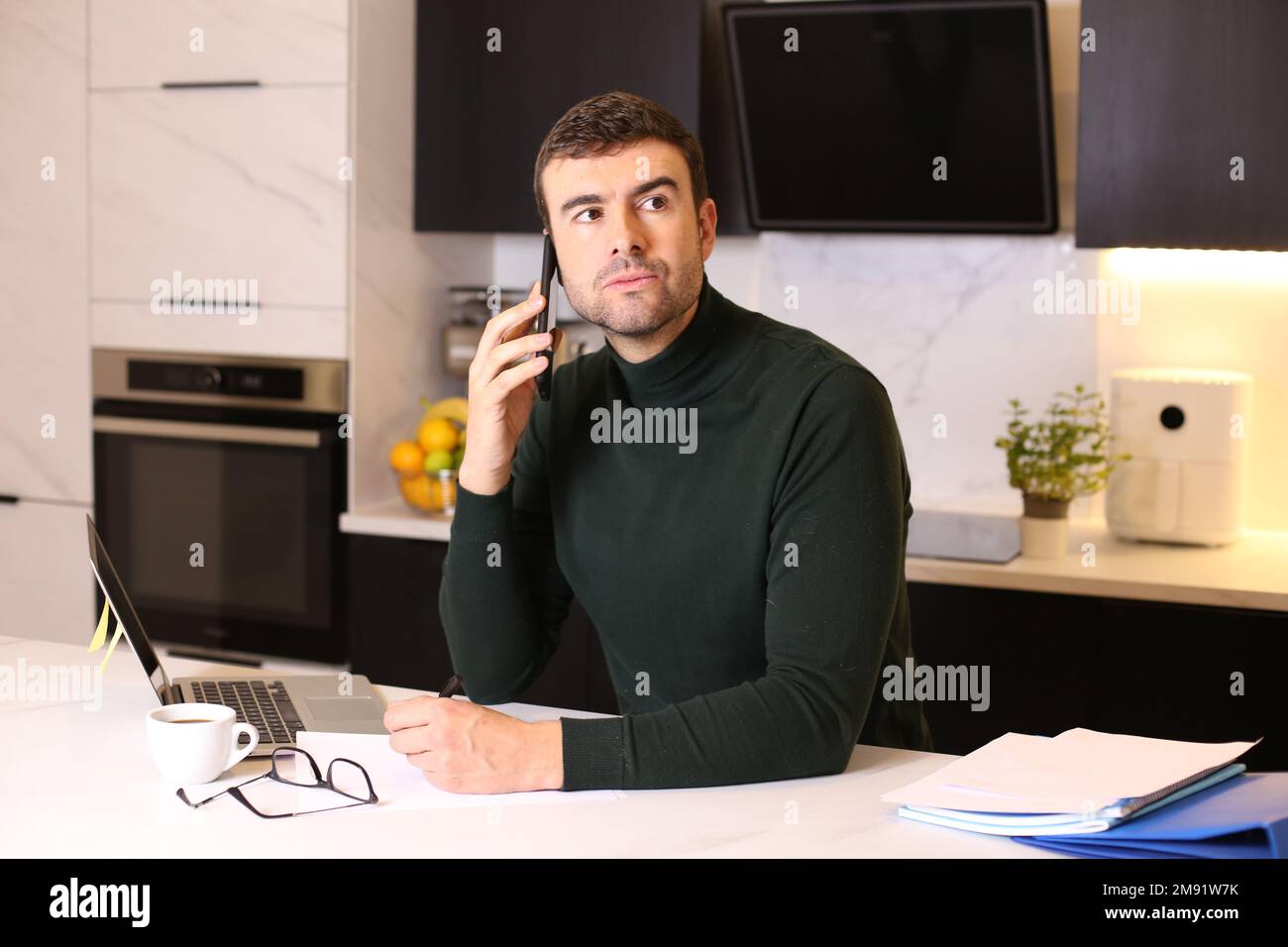 Serious speak hi-res stock photography and images - Alamy