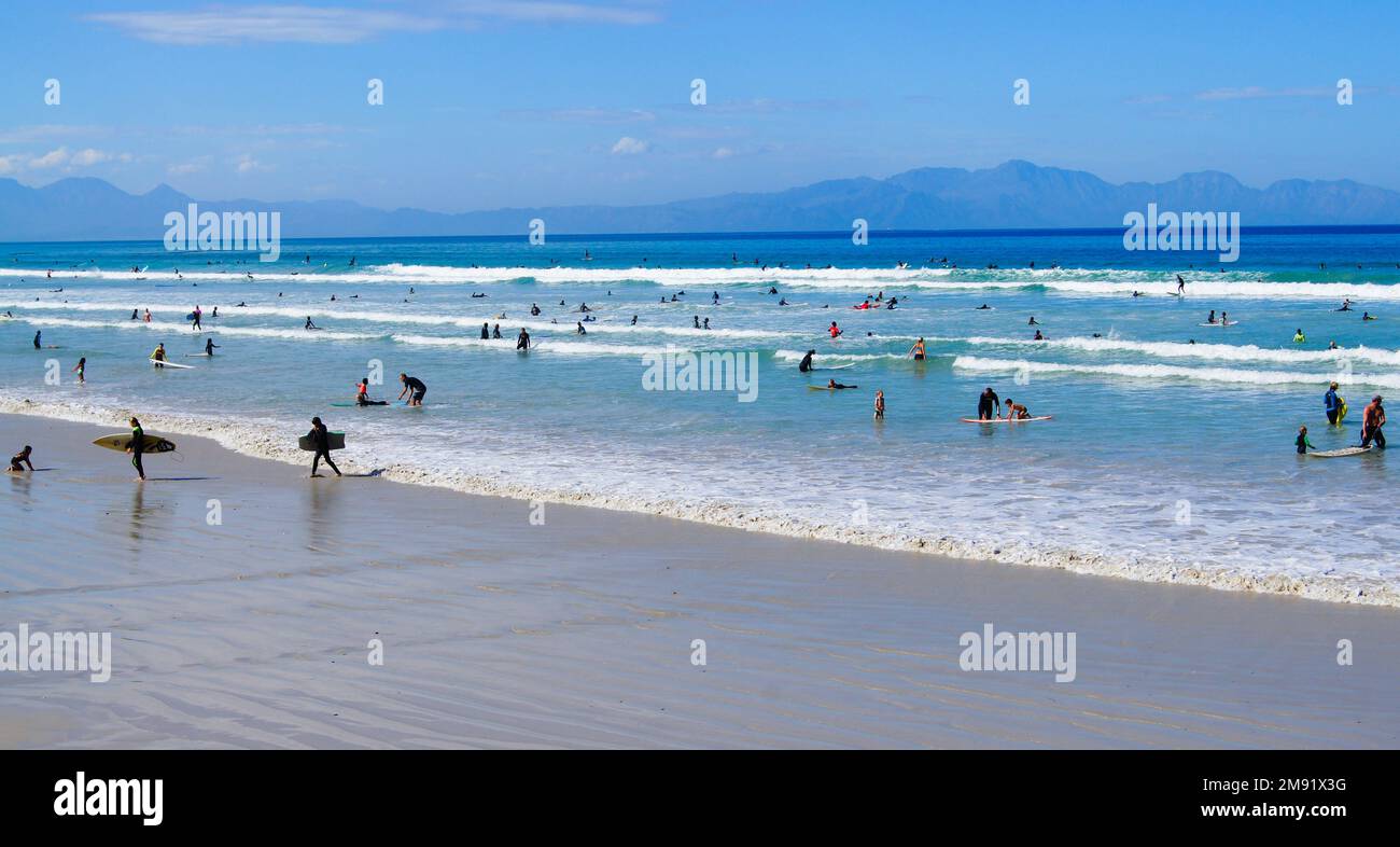 Historic beach changing huts hi-res stock photography and images - Alamy