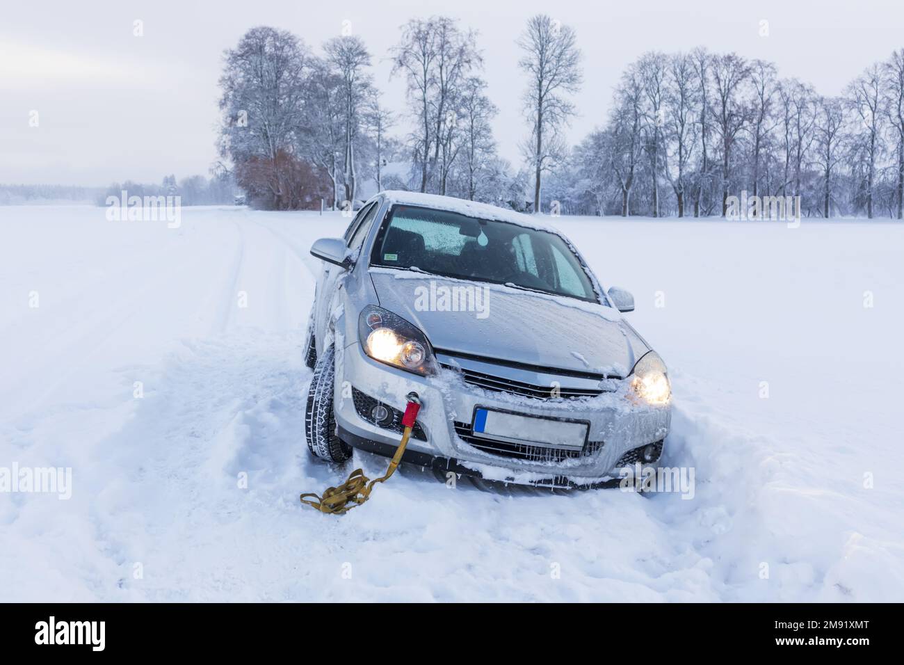 Crashed car white background hi-res stock photography and images - Alamy