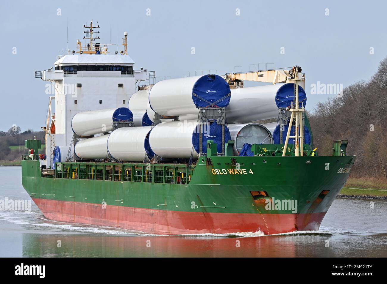 General Cargo Ship OSLO WAVE 4 passing the Kiel Canal Stock Photo - Alamy