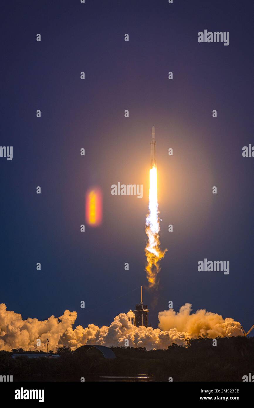 USA. 15th Jan, 2023. A SpaceX Falcon Heavy lifts off from Launch ...