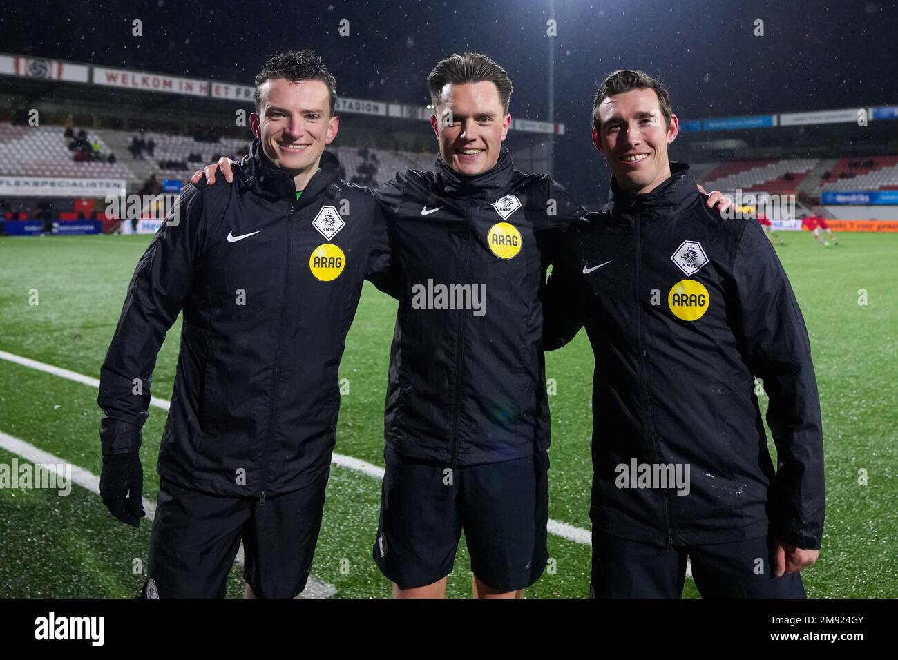 OSS, NETHERLANDS - JANUARY 16: assistant referee Michael Osseweijer ...