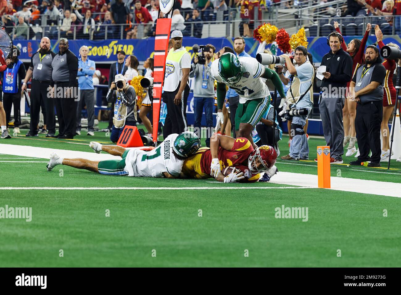 Southern California Trojans wide receiver Brenden Rice (2) brings in a ...