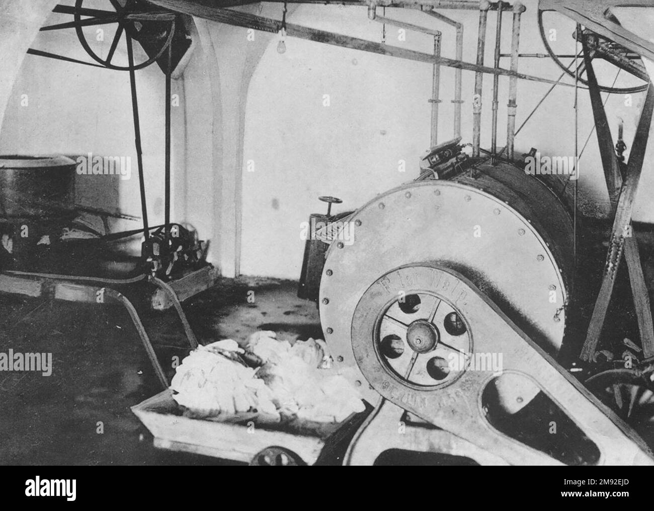 Archival laundry room hi-res stock photography and images - Alamy