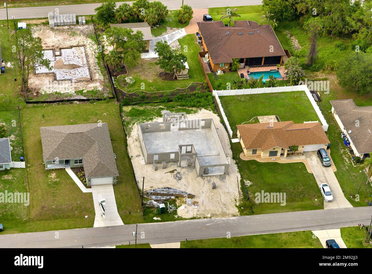 Aerial view unfinished frame private hi-res stock photography and ...