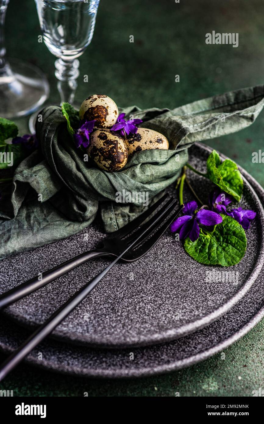 Spring table setting wild hi-res stock photography and images - Alamy