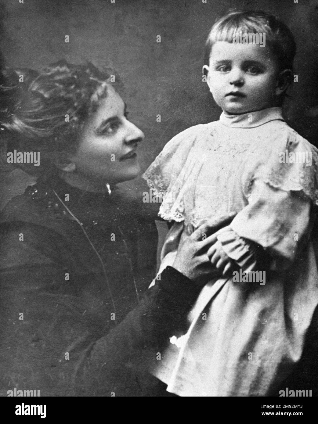 Inessa Armand with daughter Inna ca. 14 September 1899 Stock Photo - Alamy