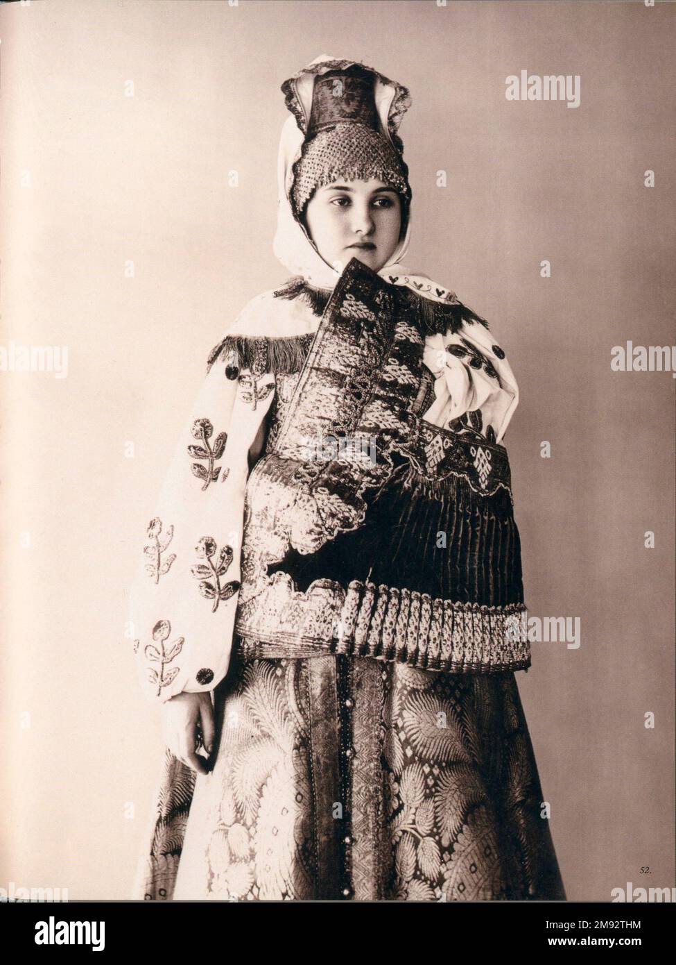 Young Russian woman Northern Russia, Tver Governorate in traditional ...