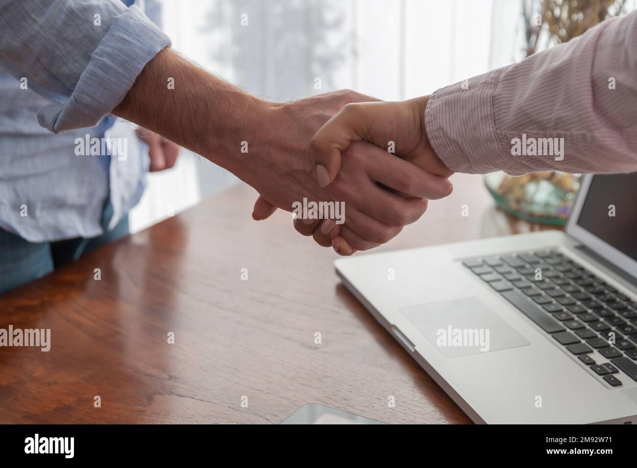 Freelancers hands on laptop hi-res stock photography and images - Alamy
