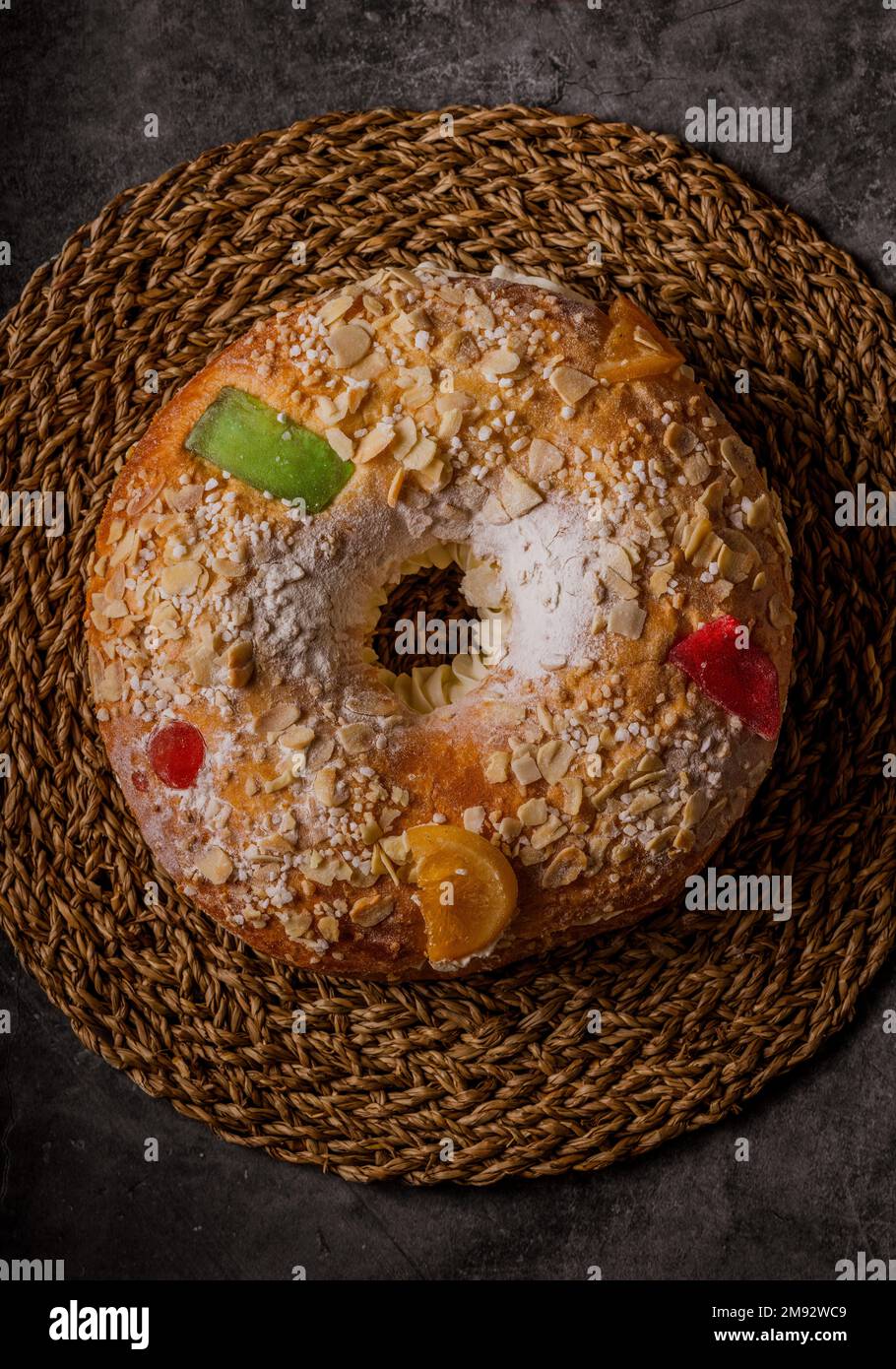 Roscon de Reyes, a typical spanish christmas cake Stock Photo - Alamy
