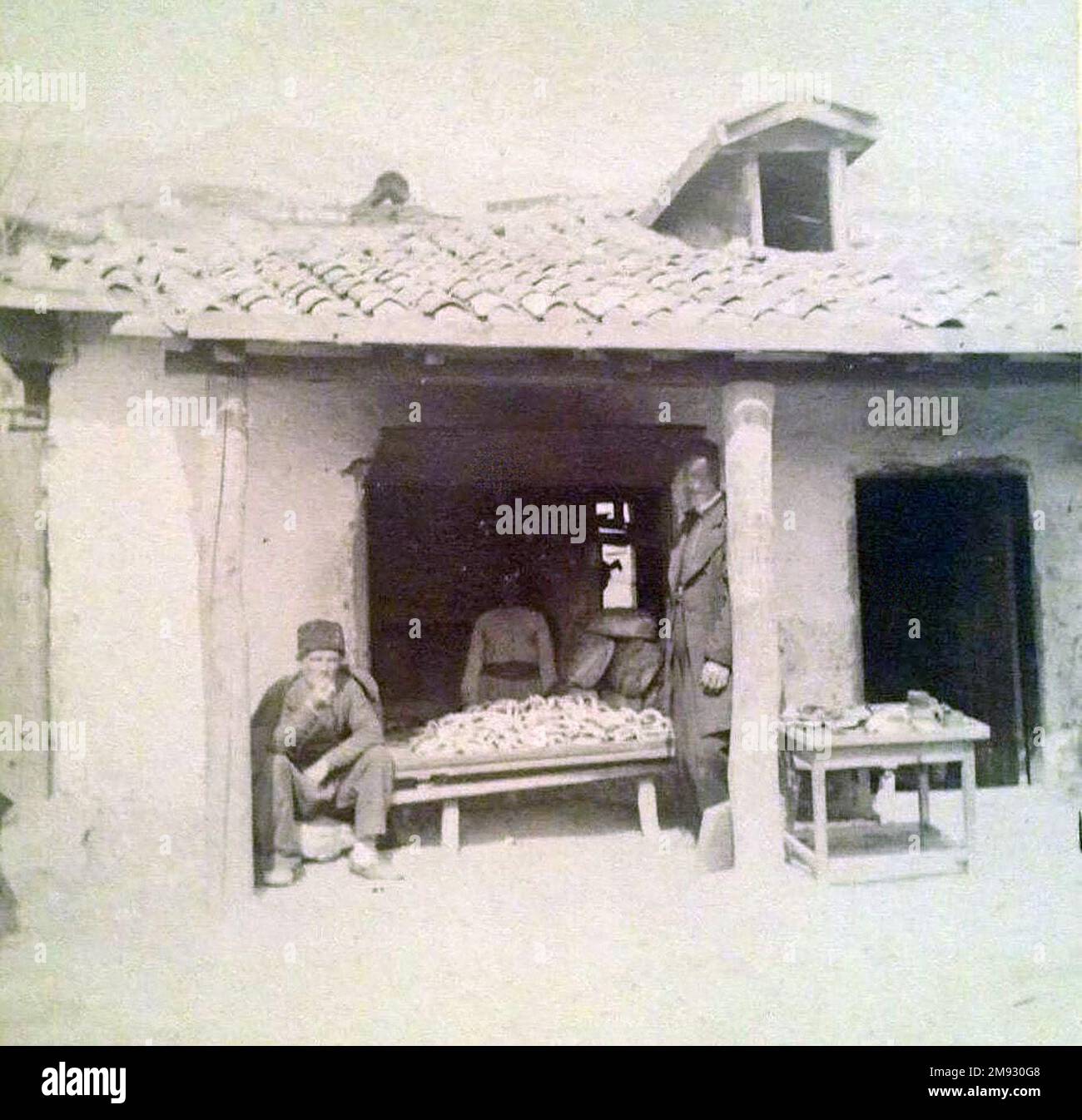 Early 1900s bakery hi-res stock photography and images - Alamy