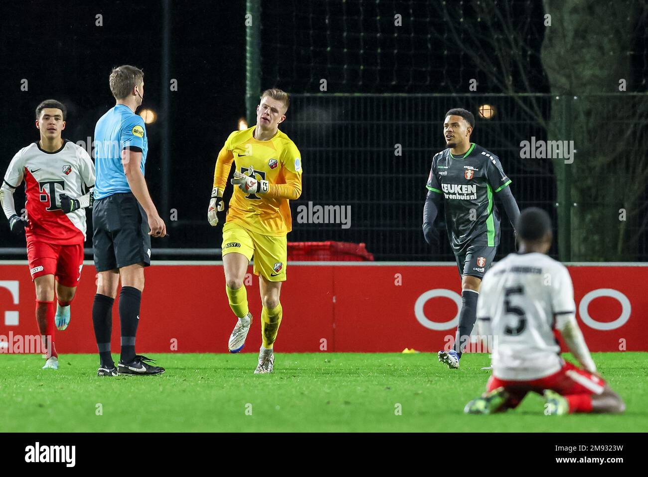 UTRECHT, NETHERLANDS - JANUARY 16: goalkeeper Calvin Raatsie of Jong ...