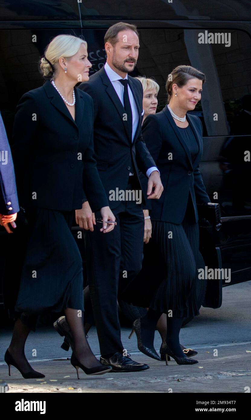 Crown Prince Haakon and Crown Princess Mette-Marit of Norway and ...