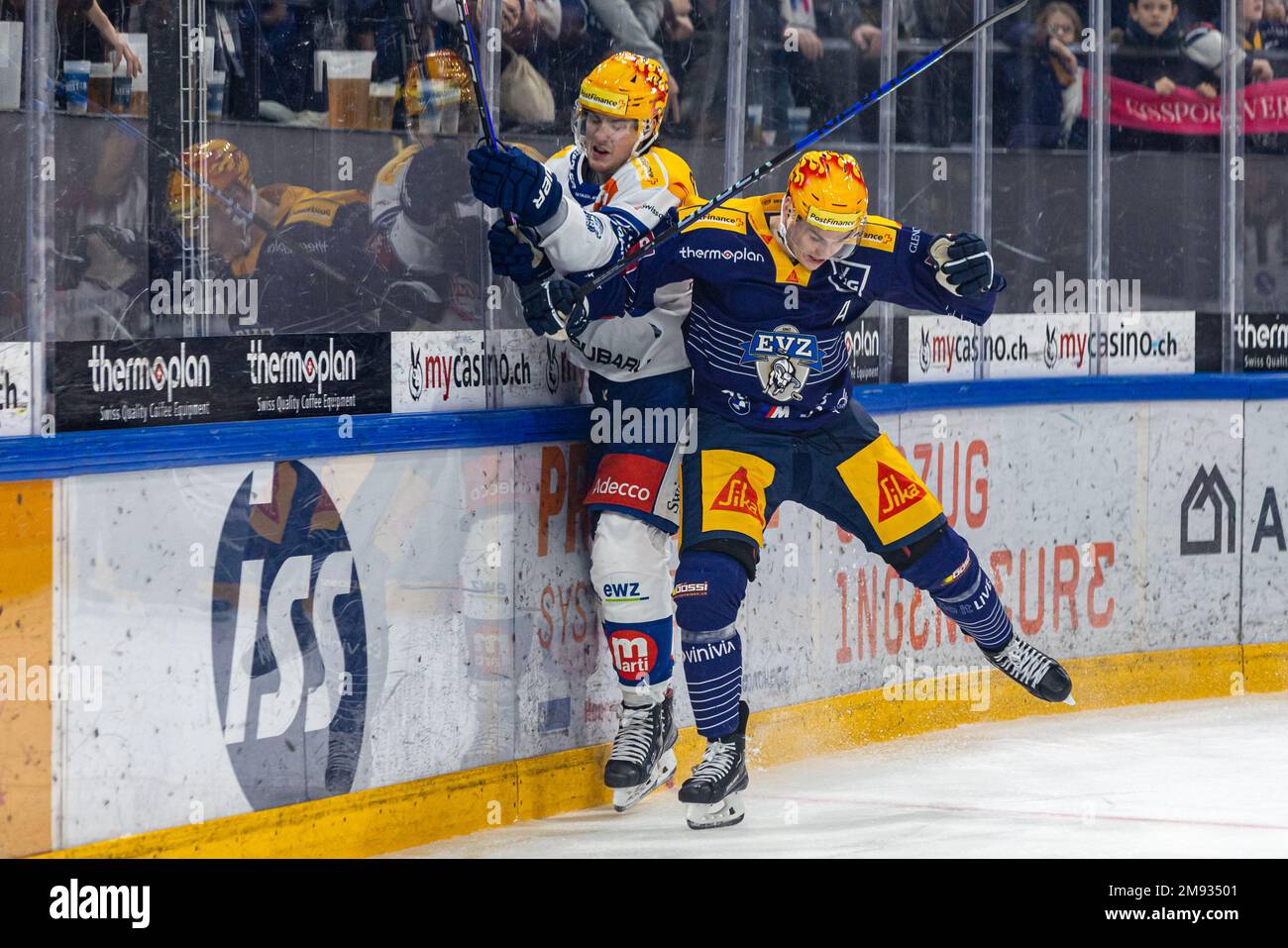 PostFinance top scorer Gregory Hofmann (EV Zug) checks against ...