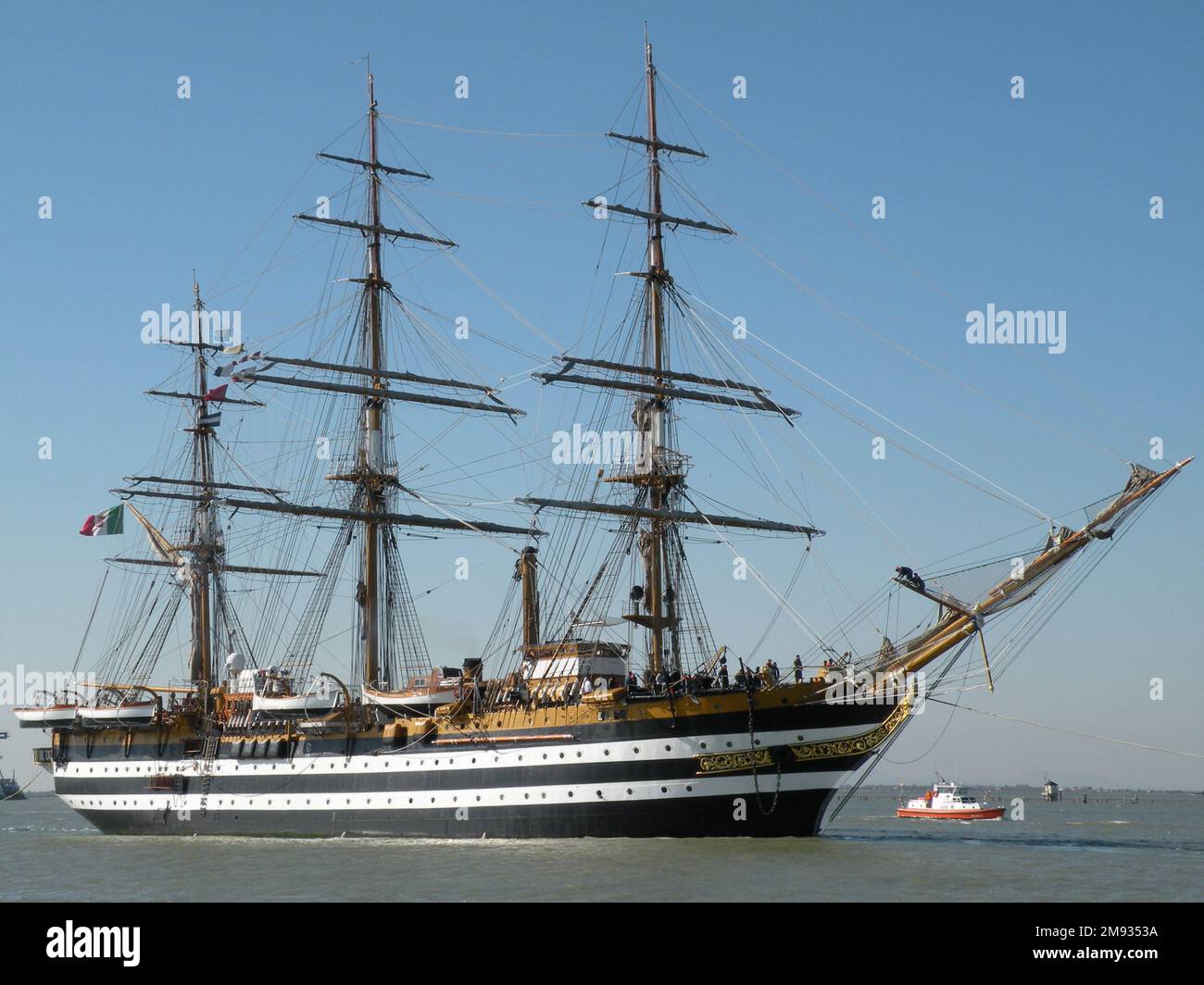 Italian navy amerigo vespucci hi-res stock photography and images - Alamy