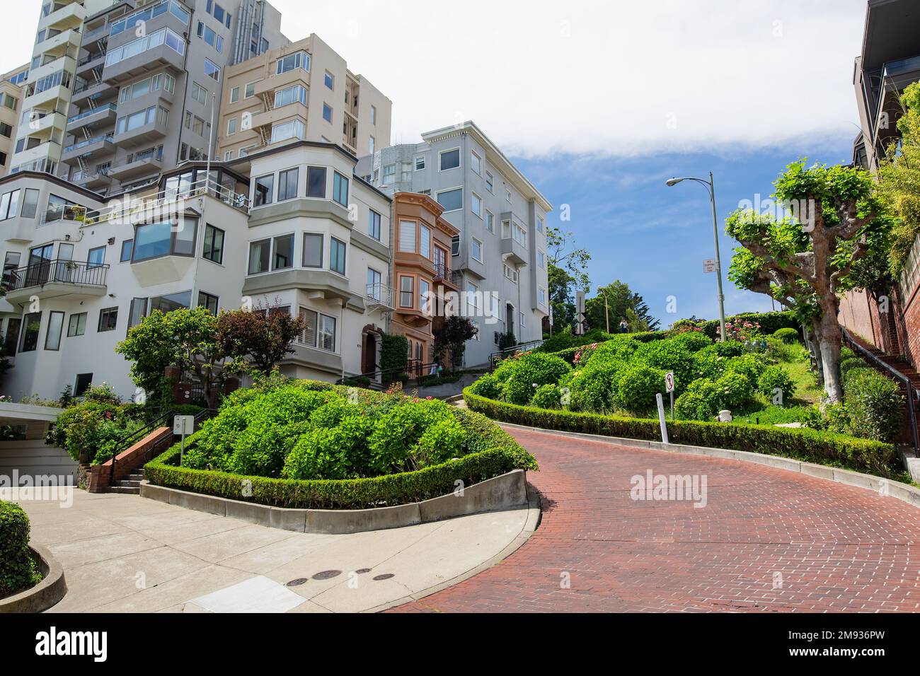 SAN FRANCISCO, USA - APRIL 2016: Famous Lombard street, one of the most ...