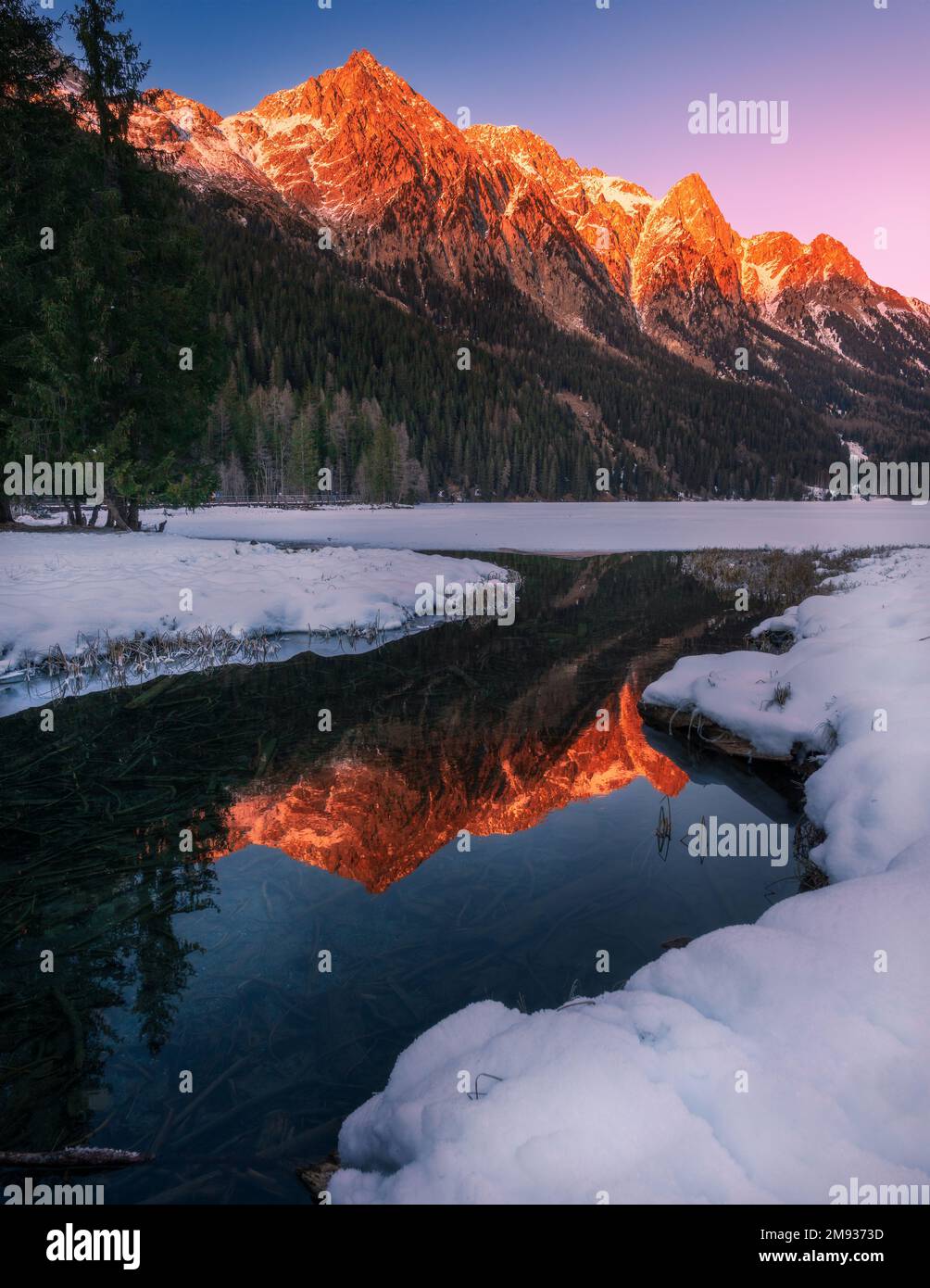 Partially frozen alpine lake hi-res stock photography and images - Alamy