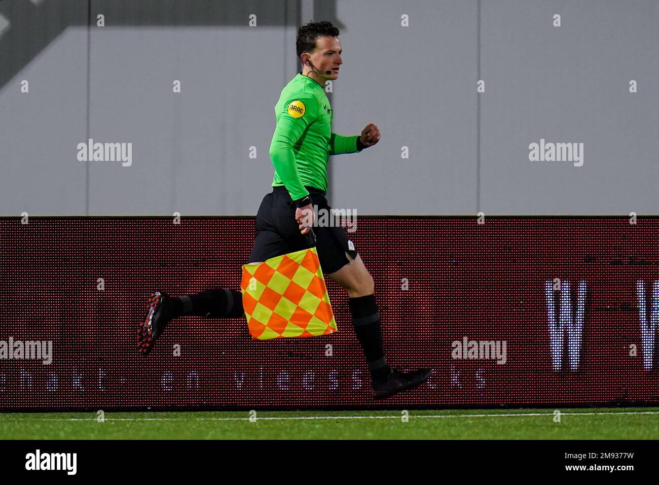 OSS, NETHERLANDS - JANUARY 16: assistent referee Rick van Rijn during ...