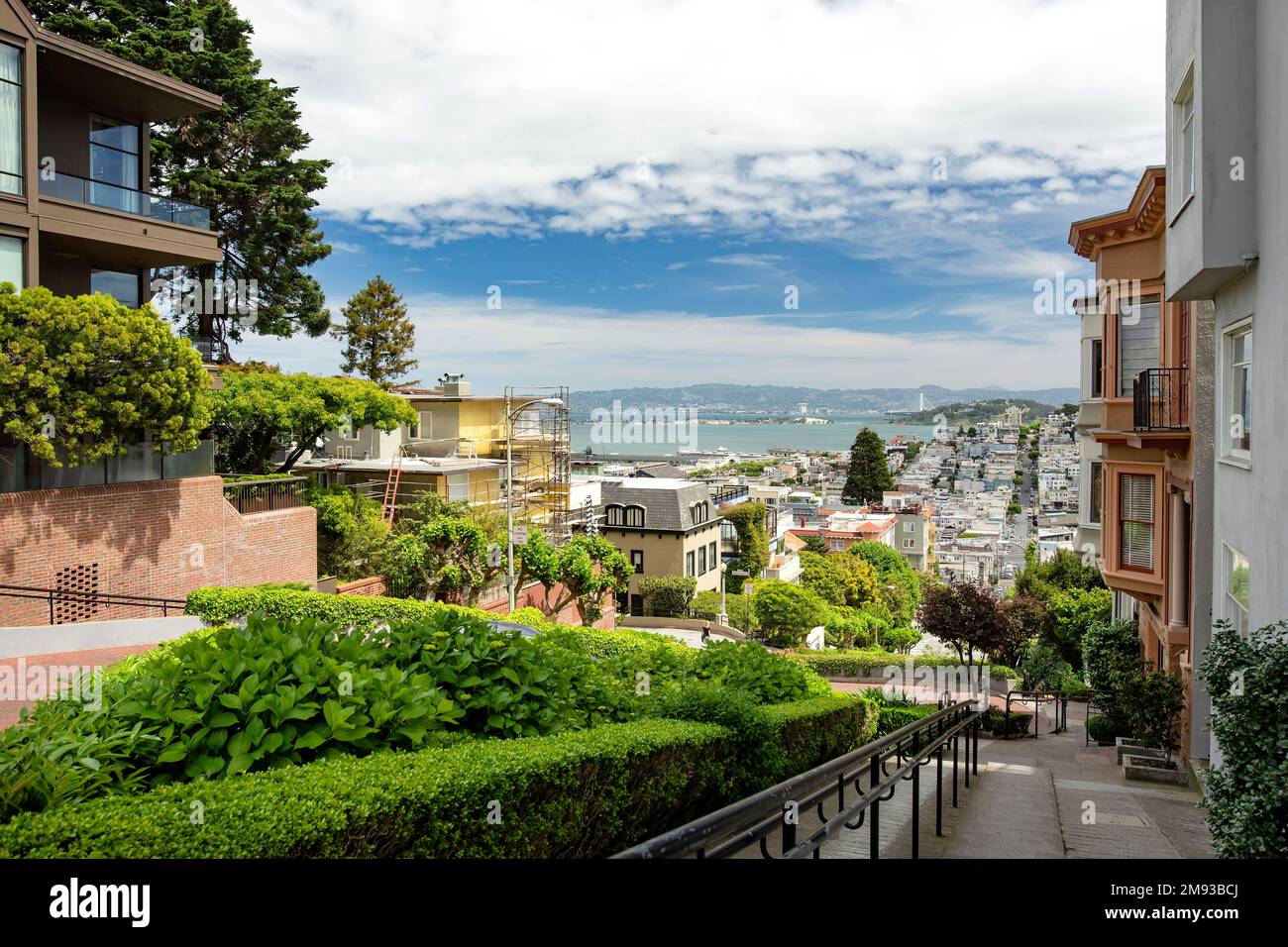 SAN FRANCISCO, USA - APRIL 2016: Famous Lombard street, one of the most ...