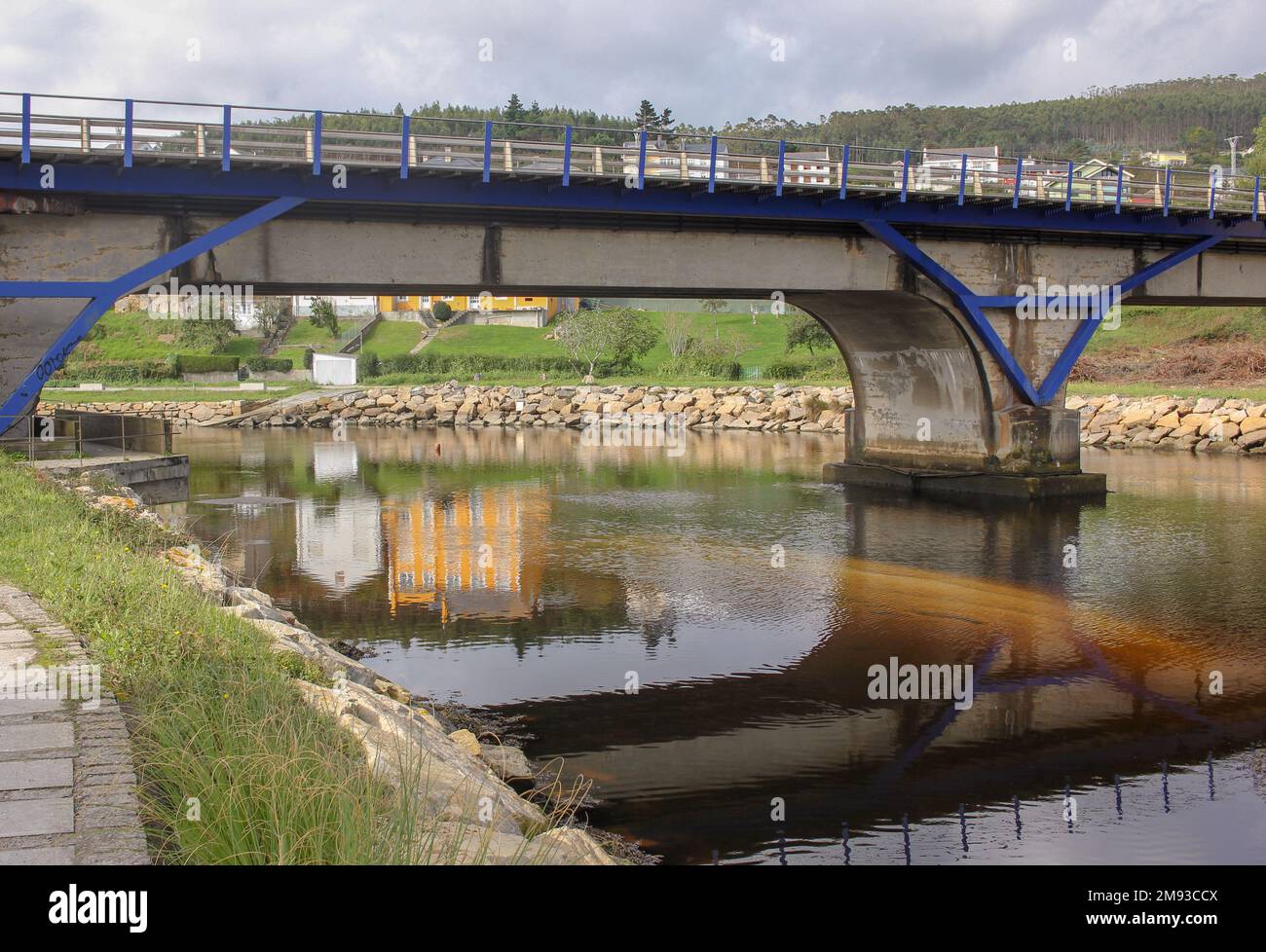 Beautiful reflection houses in river hi-res stock photography and ...