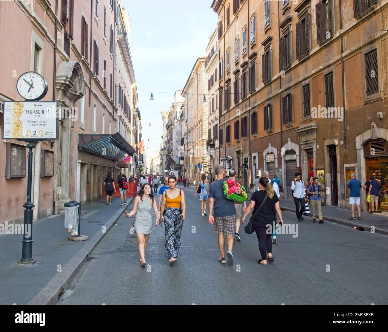 Streets of rome hi-res stock photography and images - Alamy