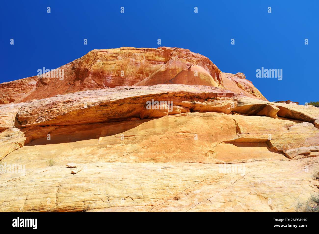 Amazing colors and shapes of sandstone formations in Valley of Fire ...